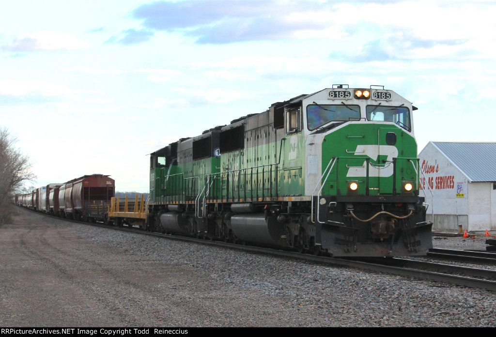 BNSF 8185